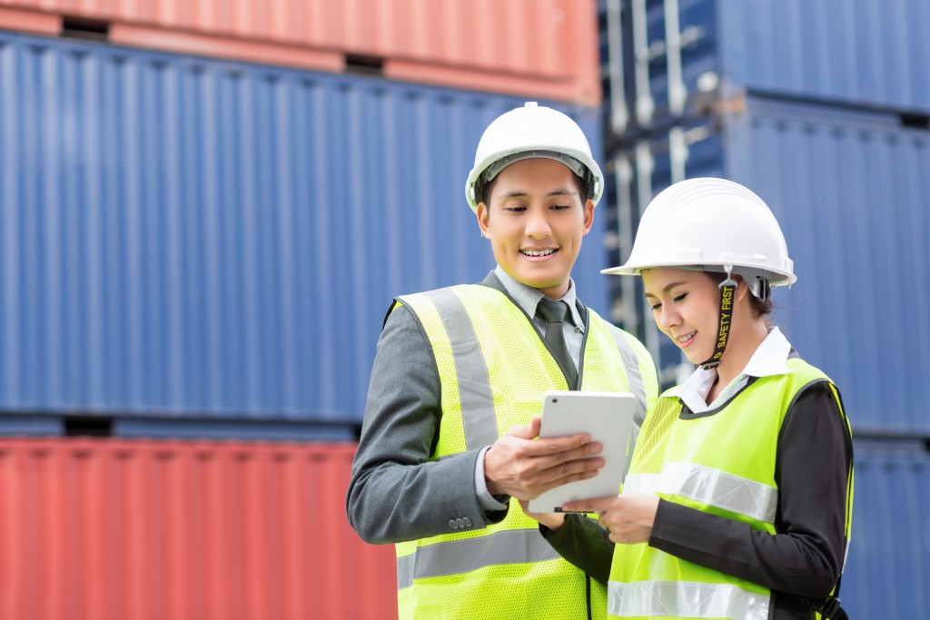 Safety Tips to Prevent WRMSDs in Material Handling Industries - Make ...